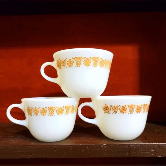 Pyrex | Dining | Vintage Pyrex Milk Glass Lot Of 3 Tea Coffee Cups ...